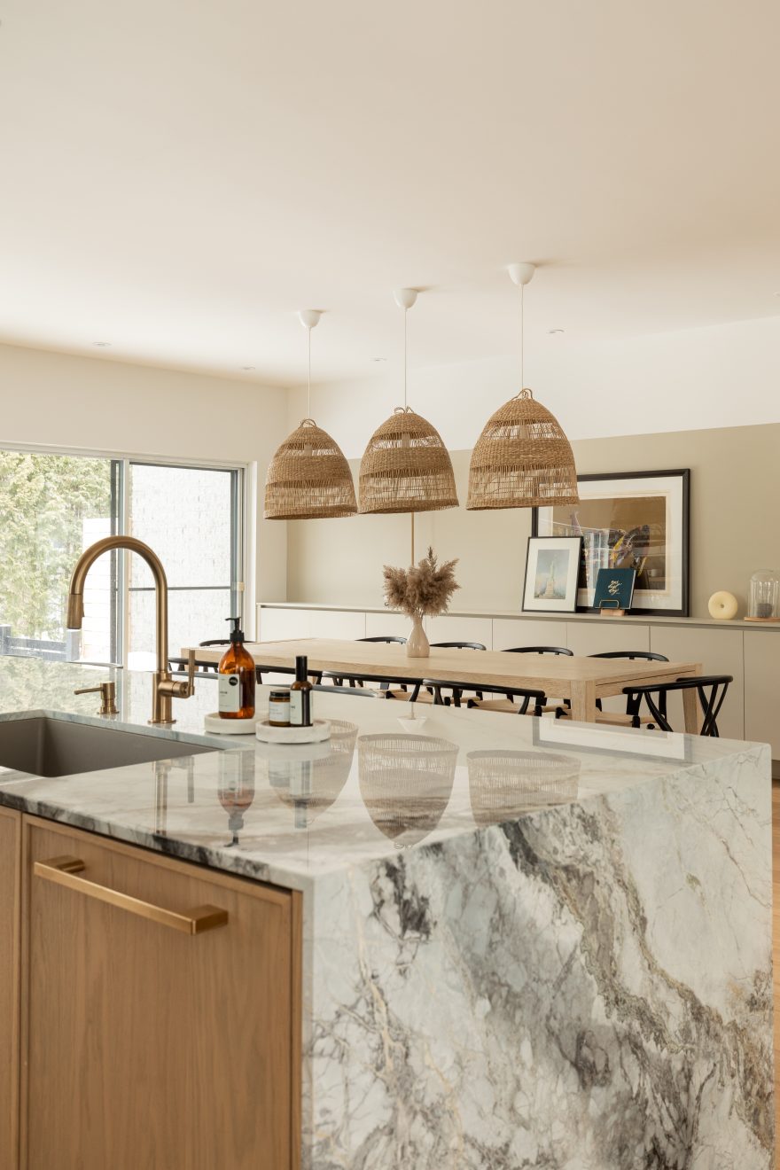 The Nuns' Island Lifestyle Kitchen - Ateliers Jacob